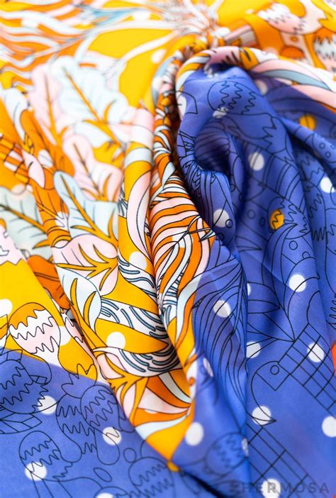 Lady Blue Yellow Scarf Lady Hermosa