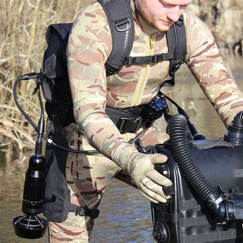 Underwater Wearable Diver Thrusters Personal Propulsion System