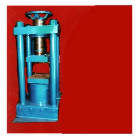 Analog Manual Operated Cube Testing Machine 1200 KN At 40000 Piece In Kolkata