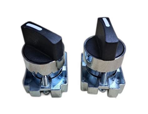 Spring Return Selector Switch At 32 Piece Selector Switch In Vadodara ID 2851795605755