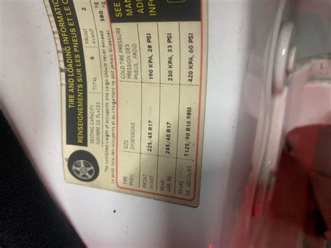 世揚汽車保養中心 W204 C300 煞車踏板會沉經檢查煞車總汞，abs電腦內漏