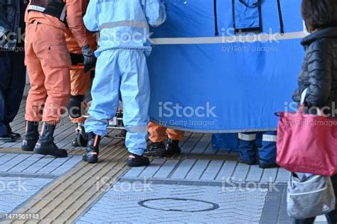 구급차로 응급 환자를 이송하는 장면 간호사에 대한 스톡 사진 및 기타 이미지 간호사 승객 불 Istock