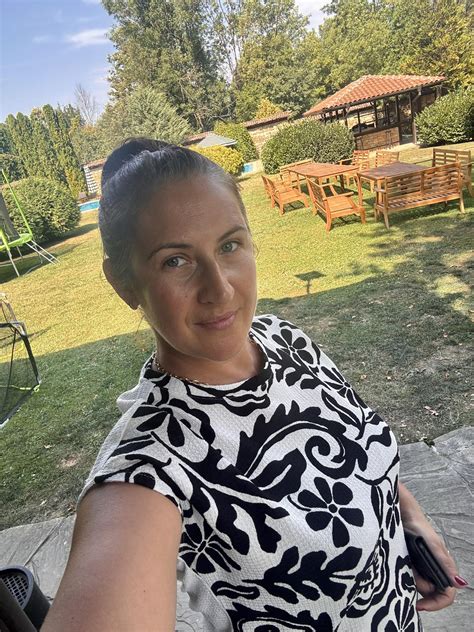 Marina Tuka Sum Vo Rajot Eden Mesec Daleku Od Tuka Kako Cela Vecnost Ajde Da Rabotime