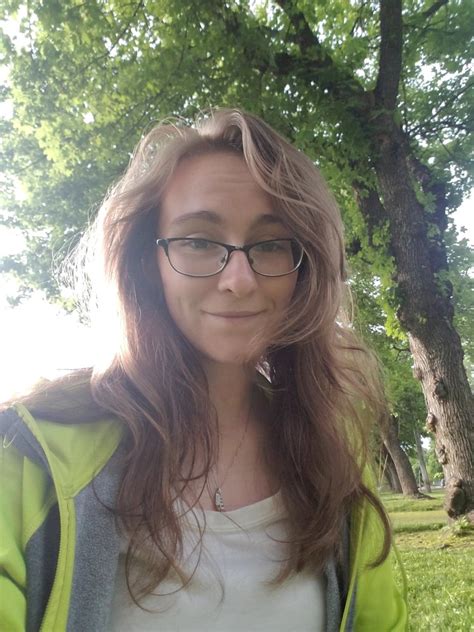 Fine White Thot Thot Shesfreaky