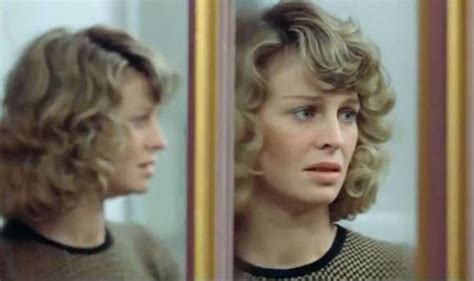 Gratuit Dipsea Julie Christie Don T Look Now Hanging On The Vitaphone Julie Christie In Don