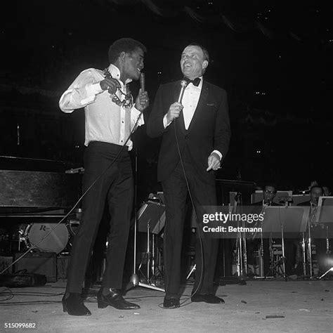 522 Sammy Davis Jr Frank Sinatra Photos And High Res Pictures Getty Images