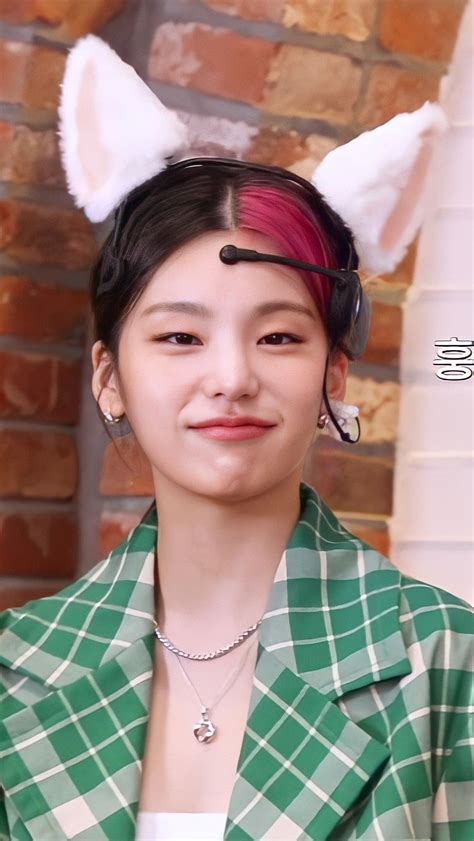 Banana Girl Kpop At Bridget Huizenga Blog