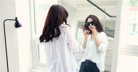 올 여름 트렌디女 되고 싶다면 빅 사이즈를 입어라