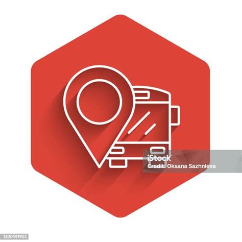 긴 그림자로 격리 된 버스 아이콘이있는 흰색 줄 위치위치입니다 교통 개념 버스 투어 교통편 표지판 관광 또는 공공 차량 기호 빨간 육각 버튼 벡터 관광에 대한 스톡 벡터