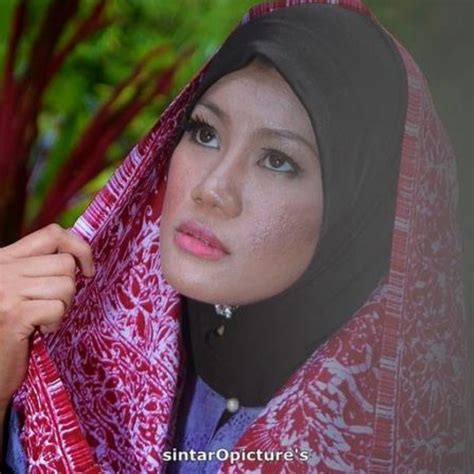 Zyanna An Noer Gadis Kampung Theme Photoshoot