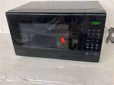 Small Microwave Isabell Auction