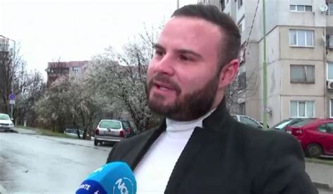 Певец сигнализира за измама с лични документи Информационна агенция ПИК