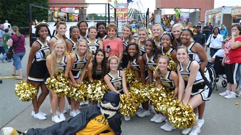 Images Cheerleaders Lanie And Dixie Classic Fun