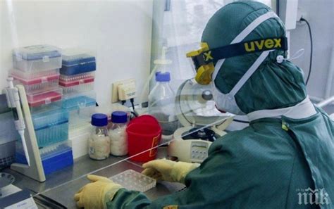 РЕСТРИКТИВНИ МЕРКИ В САЩ Тестват за коронавирус всеки който се приближи до Тръмп и Пенс