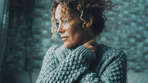 11 Things Emotionally Intelligent Women Do That Make Avoidant Men