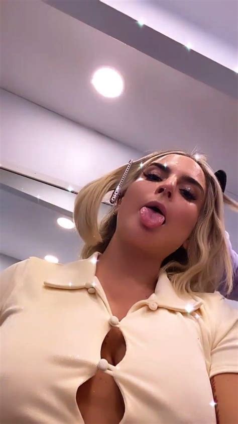 Jojo In A Titty Top Of The Day Jojo In A Titty Top Of The Day