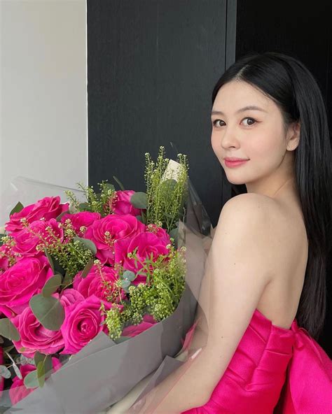 追星天花板邱淑貞女兒沈月驚喜合體周杰倫 Rosé 丁海寅 EXO 世勳都曾與她同框 beanfun