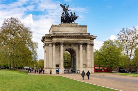 Wellington Arch Constitution Arch At Hyde Park Corner In London Uk