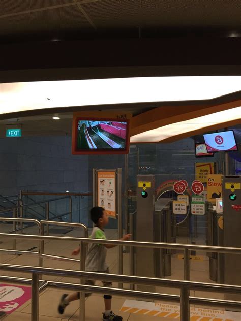 2024樟宜机场溜滑梯 T3玩乐攻略 免费 好玩 可以锻炼孩子！b2 【去哪儿攻略】