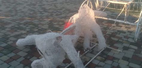 სამტრედიაში საახალწლო დეკორაციები დააზიანეს Metronome Ge