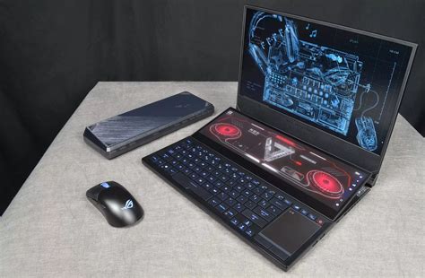 Hands On The Rog Zephyrus Duo Se Makes On The Go Gaming And Streaming A Snap Rog