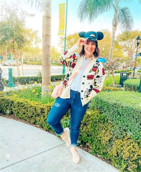 Disneyland Outfit Ideas Lovely Indeed