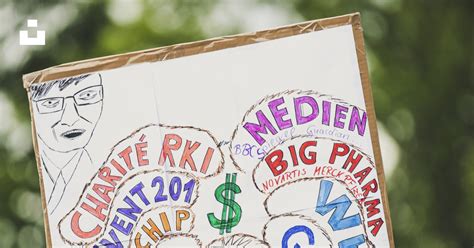 흰색 빨간색과 파란색 생일 축하 인사말 카드 사진 Unsplash의 무료 뉘른베르크 이미지