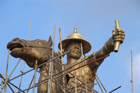 រូបសំណាកហ្លួងព្រះស្តេចកន ធ្វើអំពីស្ពាន់សុទ្ធទម្ងន់ជិត១០តោន នឹងរួចរាល់មុនចូលឆ្នាំខ្មែរខាងមុខនេះ