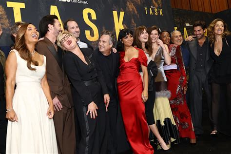 Mark Ruffalo Teases Lena Dunhams ‘very Twisted Netflix Movie ‘good Sex And Role Models