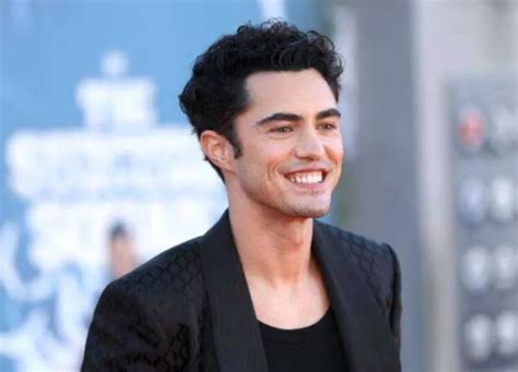 Darren Barnet Age Height Weight Net Worth Career And More