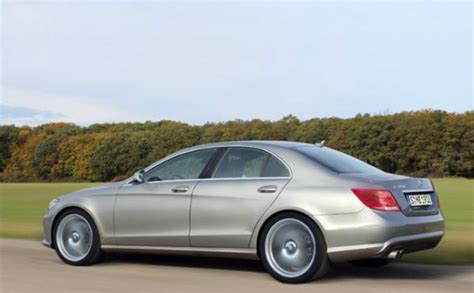 Wheelbase Mercy C Class Generasi Ketiga Lebih Panjang