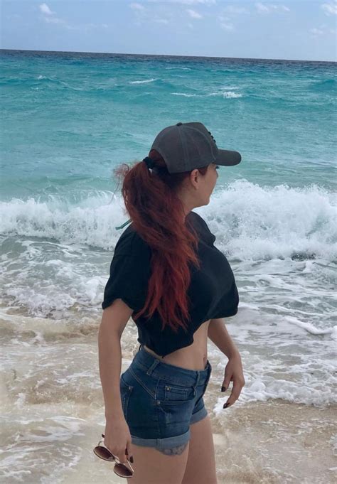 English Teacher R Busty Hide