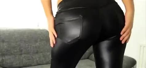 Deutsches M Dchen Wird In Leggings Und High Heels Gefickt