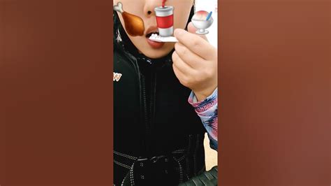 이모티콘 먹방 수영장 먹방 Youtube