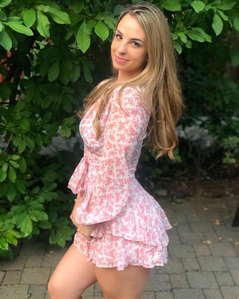 Emily Jane Biography Photos Age Height Real Name Instagram Account