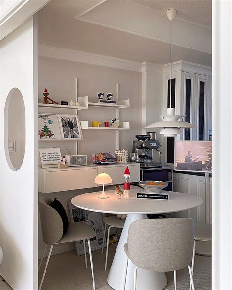 ʏᴇɴɴɪ🤍 집꾸미기 인테리어 3월 새학년 새학기 새로운마음 나는 성수기 다시 조조출 시작🥹😭 모두모두 출근 잘하시구 월요팅 입니다🔥 집