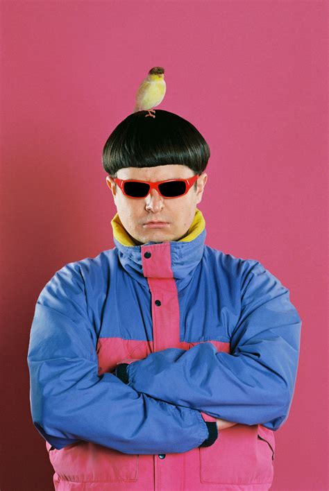 News Conheça Oliver Tree Artista Que Ao Lado De Robin Schulz Assina