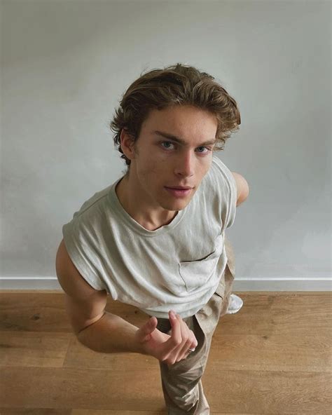 Pin By Livia Federico On Ethan Boy Poses Photography Inspo Poses