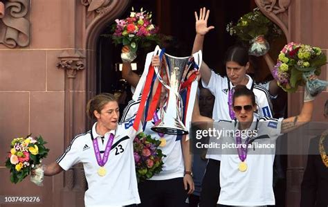 Ffc Frankfurts Players Bianca Schmidt Goalkeeper Desirée Schumann