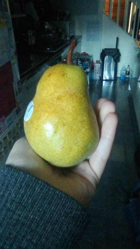 Is This Pear Ripe R Fruit