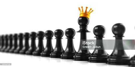 황금 왕관과 폰 독특한 체스 여왕 비즈니스 리더십 개념은 군중에서 눈에 띄는 3d 일러스트레이션 검은색에 대한 스톡 사진 및 기타 이미지 Istock