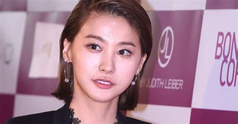 유인영 따라하고 싶은 똑단발 2017 한국 영화를 빛낸 스타상