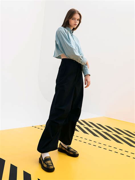 클래식 페니 로퍼 옐로우 세일 찰스앤키스 코리아