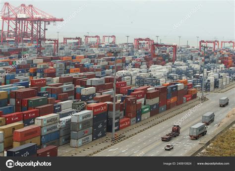 Stacks Containers Pictured Container Terminal Shanghai Yangshan Deep