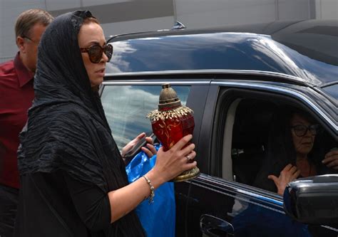 «Ждёт Платона Сестра Жанны Фриске рассказала о квартире умершей