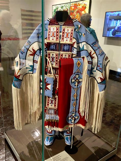 Native Women Artists Npt Arts Break Native American Clothing Native American Regalia