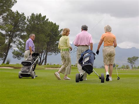 걷는 골퍼 사진 무료 다운로드 Lovepik