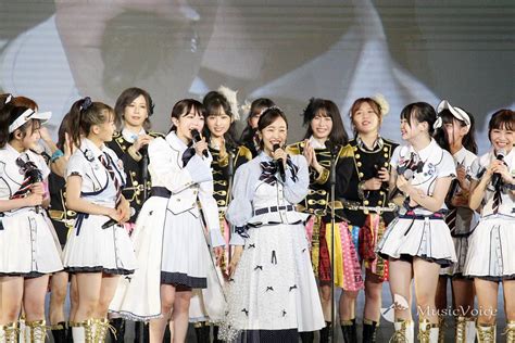 板野友美
