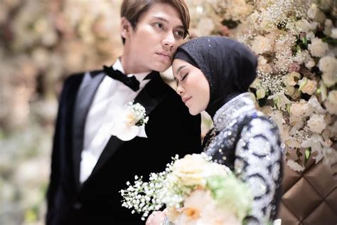 OhAbeNik Baju Kahwin Warna Hitam Tak Bawa Tuah Ini Pasangan Pengantin Yang Langgar Stereotaip
