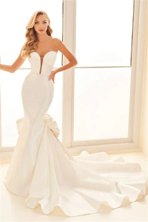 Enchanting By Mon Cheri Spring Bridal Dresses Bridal Boutique And Tux Shoppe